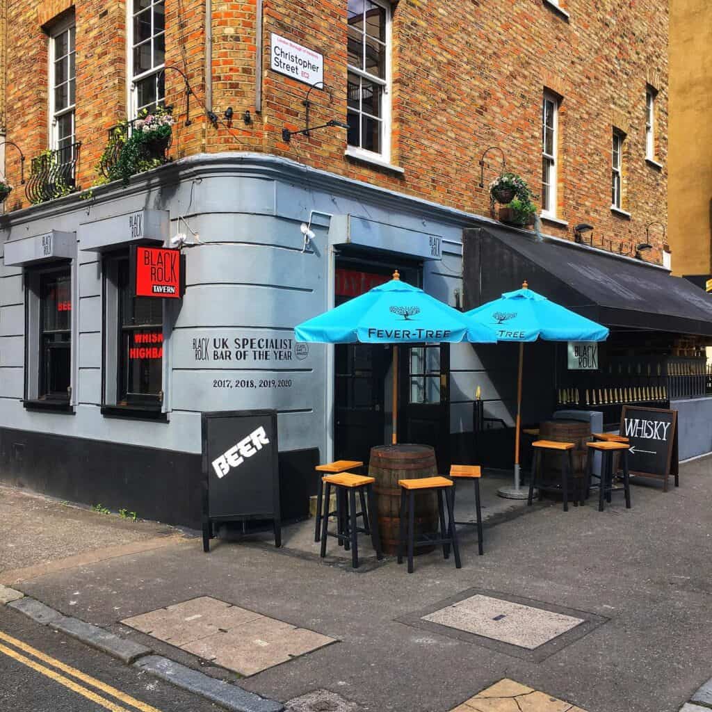 The 16 Best Bars in Shoreditch, London (2023 Update) - Red Rooster London