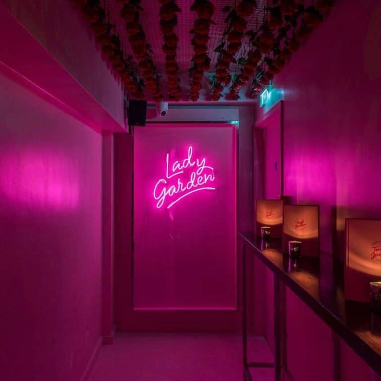 The 16 Best Bars in Shoreditch, London (2023 Update) - Red Rooster London