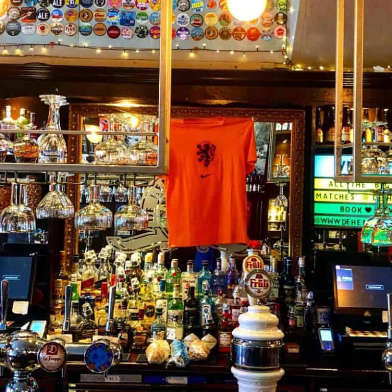 14 Best Pubs in Soho, London (2023 Update) - Red Rooster London