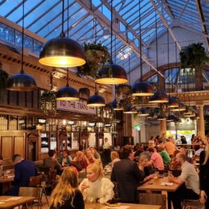 9 Best Bars in and Near Victoria, London 2022
