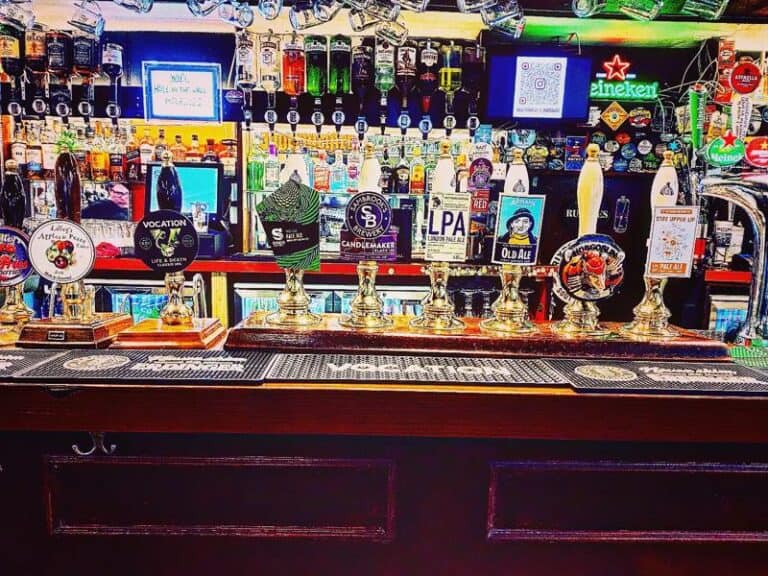 9 Best Pubs in South Bank, London 2023 - Red Rooster London